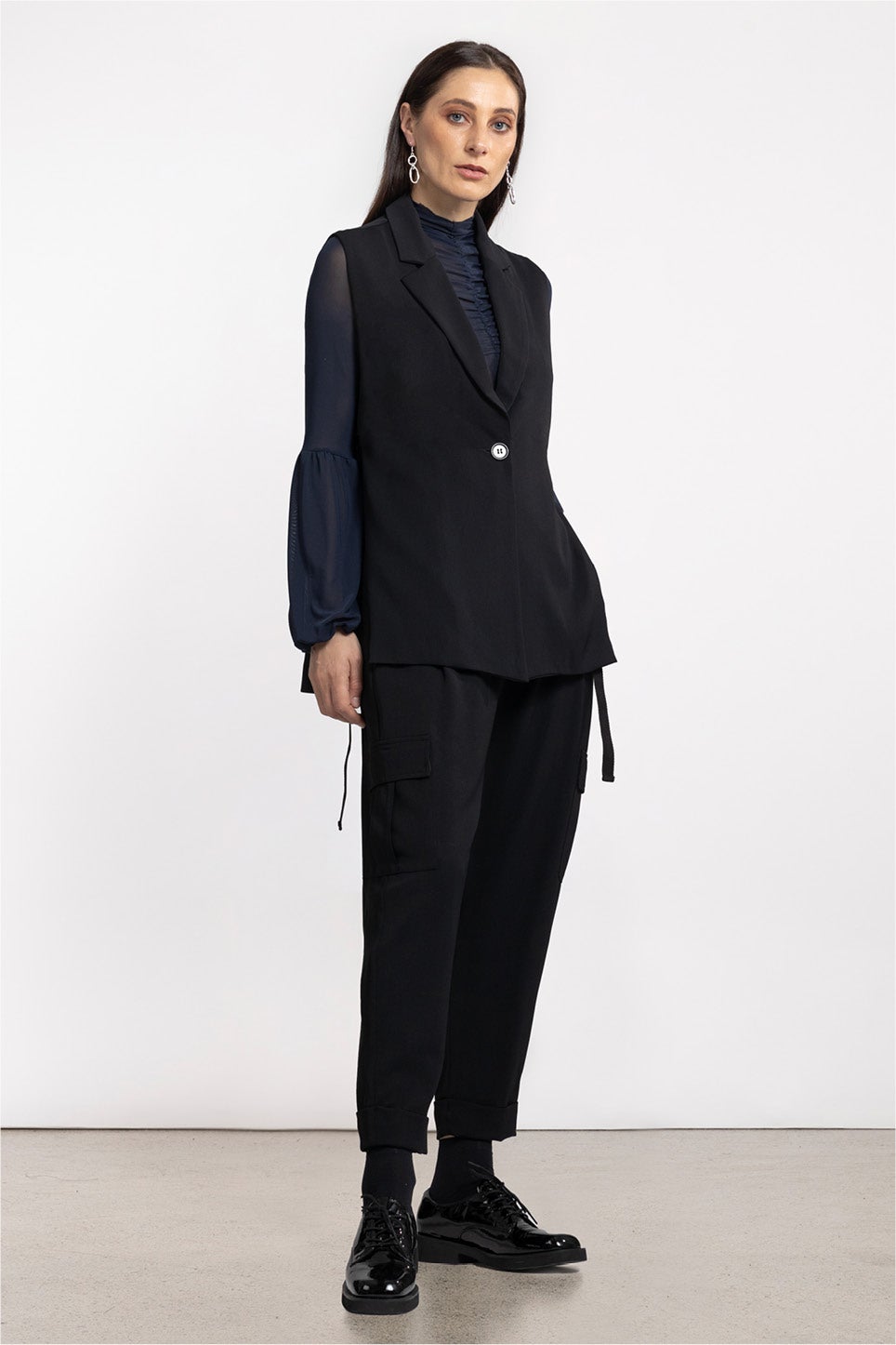 Hugo Cropped Cargo Pant in Black | Repertoire